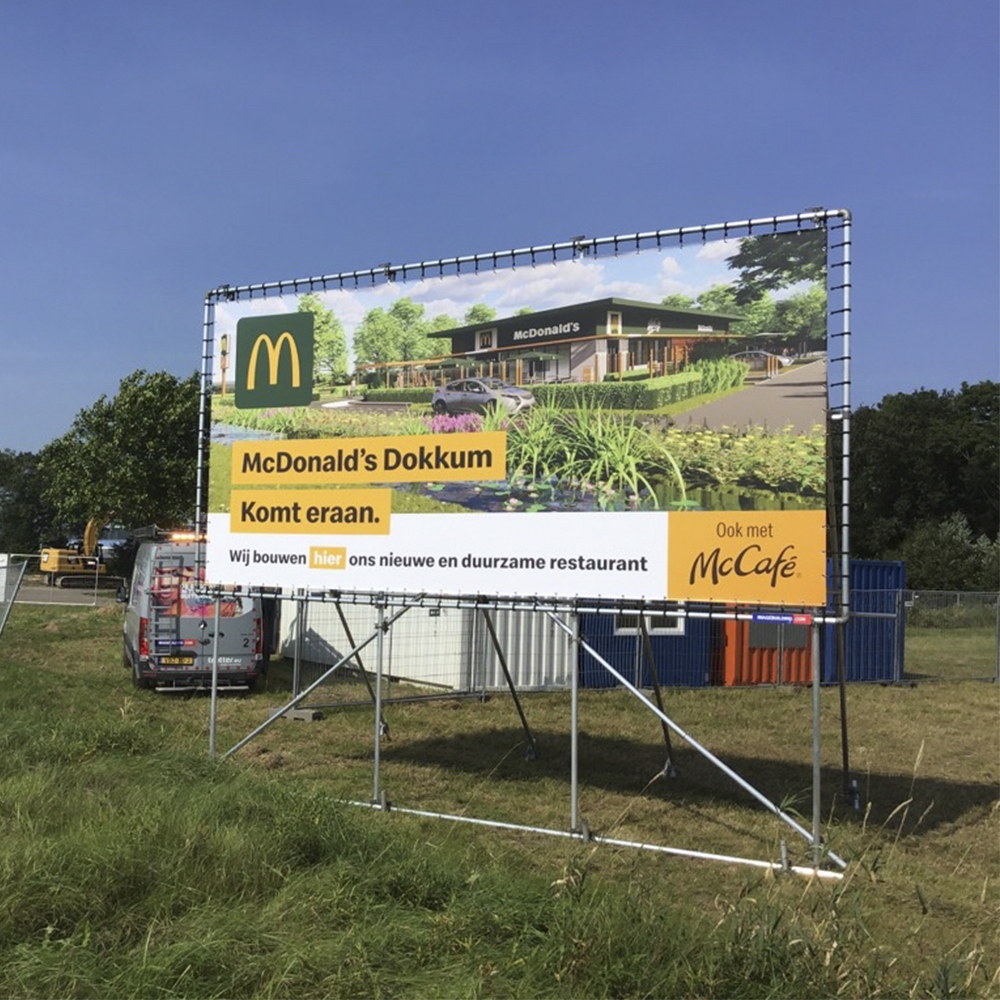 Spandoek met frame huren? Inclusief montage op locatie.